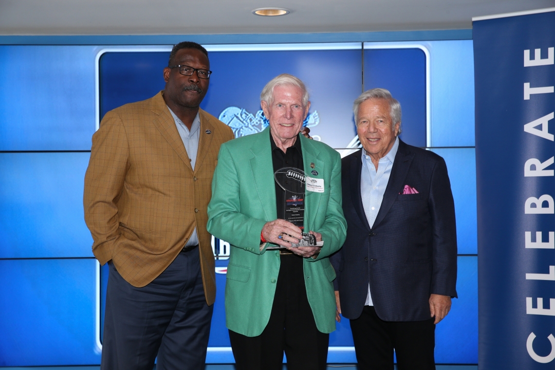 Robert Kraft and the New England Patriots donate $200,000 - Cops for ...