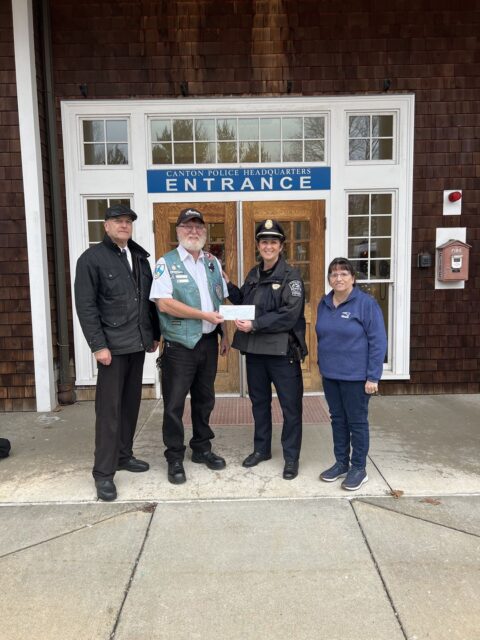 Blue Knights motorcycle group stops by to make a $5,000.00 daontion ...